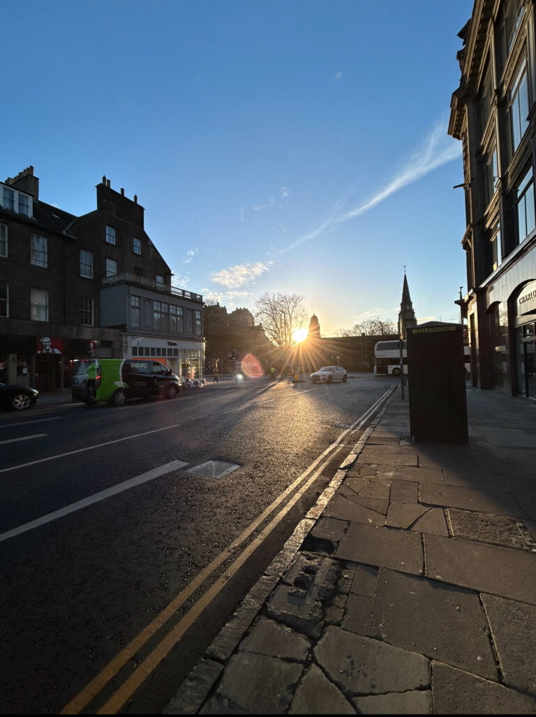 Best Time To Visit Edinburgh Scotland (A Month-By-Month Guide ...